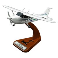 Cessna 172 Custom Airplane Models | Custom Cessna 172 Skyhawk Wooden ...